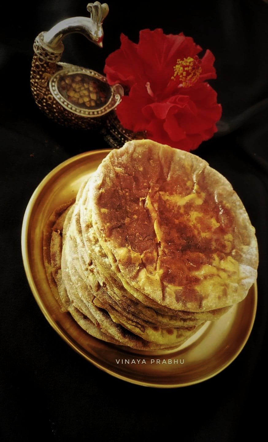 Kaayi Holige/ Coconut and Jaggery stuffed Roti – Vinaya's Culinary Delights